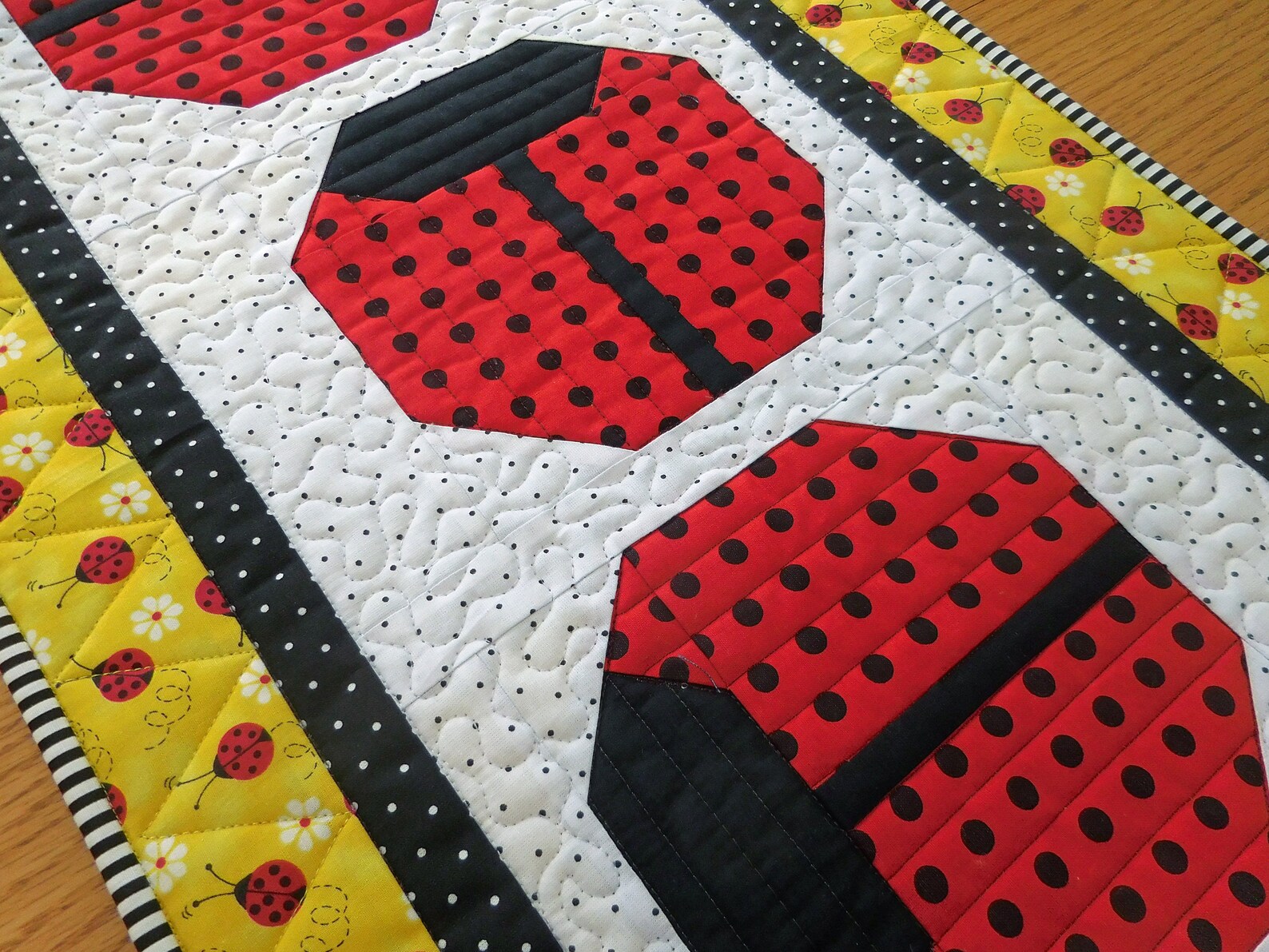 Quilted Ladybug Table Runner Dining Decor Home Decor - Etsy