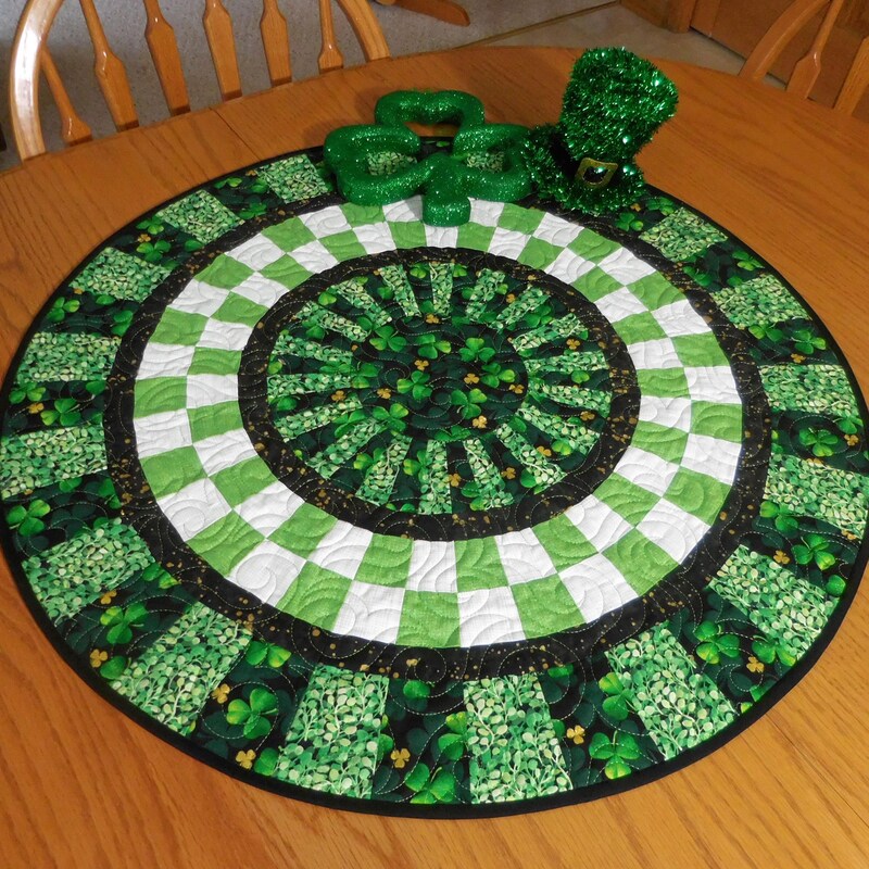 Round Table Quilt - Etsy