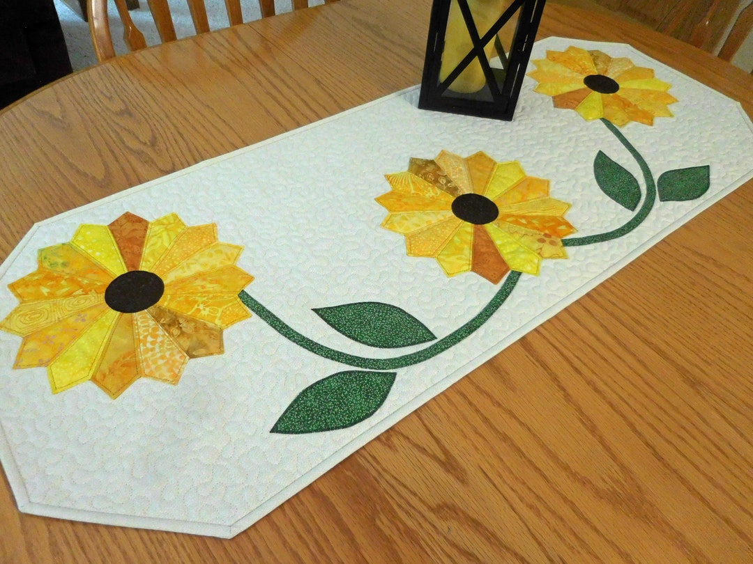 Quilted Table Runner for Spring Summer or Fall Floral - Etsy