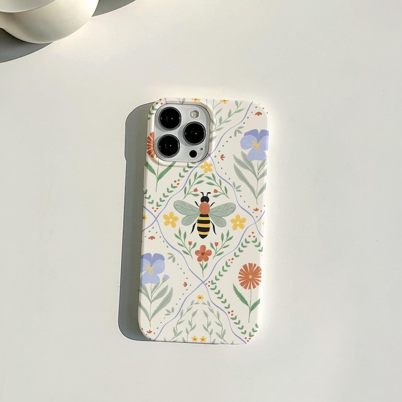 Folk Art Bee and Floral Seamless Pattern, Honeybee Botanical Digital ...