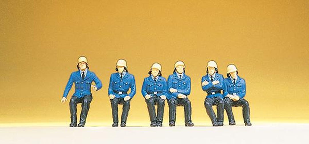 Preiser 14207 HO Scale Firemen -- Seated - Etsy