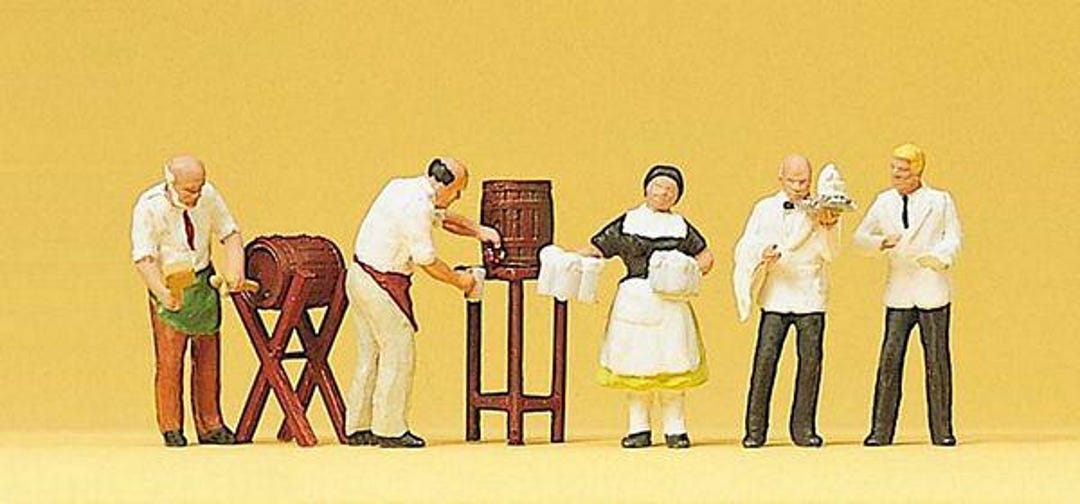 Preiser 10210 HO Scale People Working -- Innkeeper, Waiter & Waitress ...