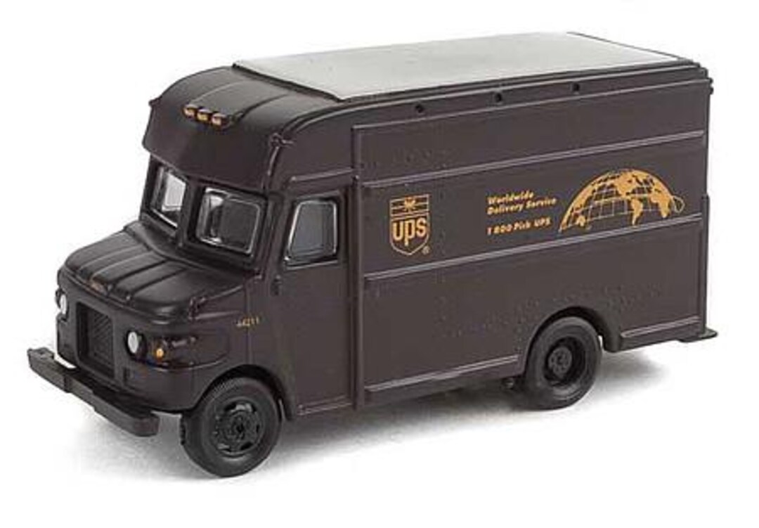Walthers Scenemaster 949-14000 HO Scale UPS Package Car -- United ...