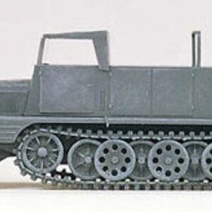 Preiser 16561 HO Scale German Army WWII Sdkfz 11 Series Half-track plastic Kit - Etsy