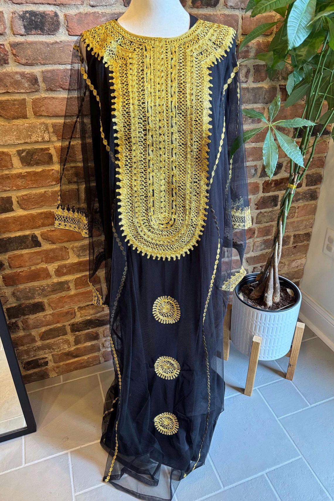 Iraqi Hashmi Thobe Dress – Black With Gold Embroidery, Women’s ...