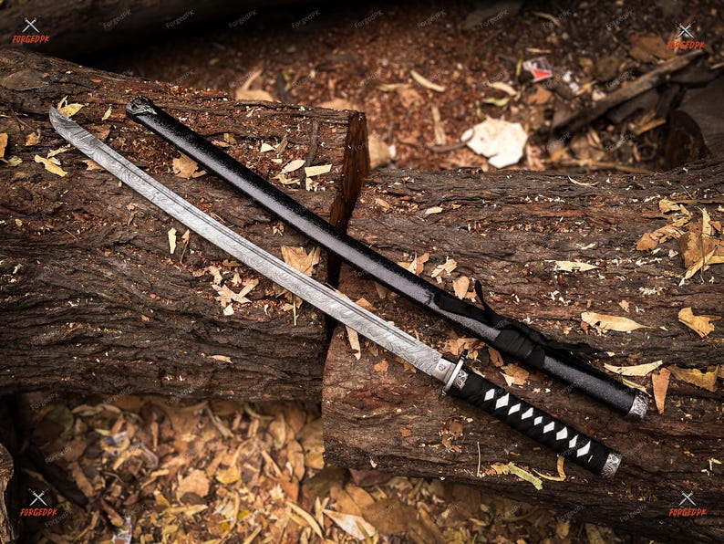 Hand-forged Damascus Katana Sword: Samurai Collectible With Black ...