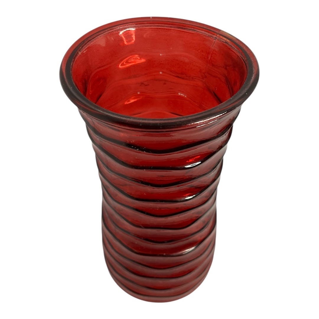Vintage Red Swirl Glass Vase – 9.5" Tall Ribbed Pattern – Retro Ruby ...