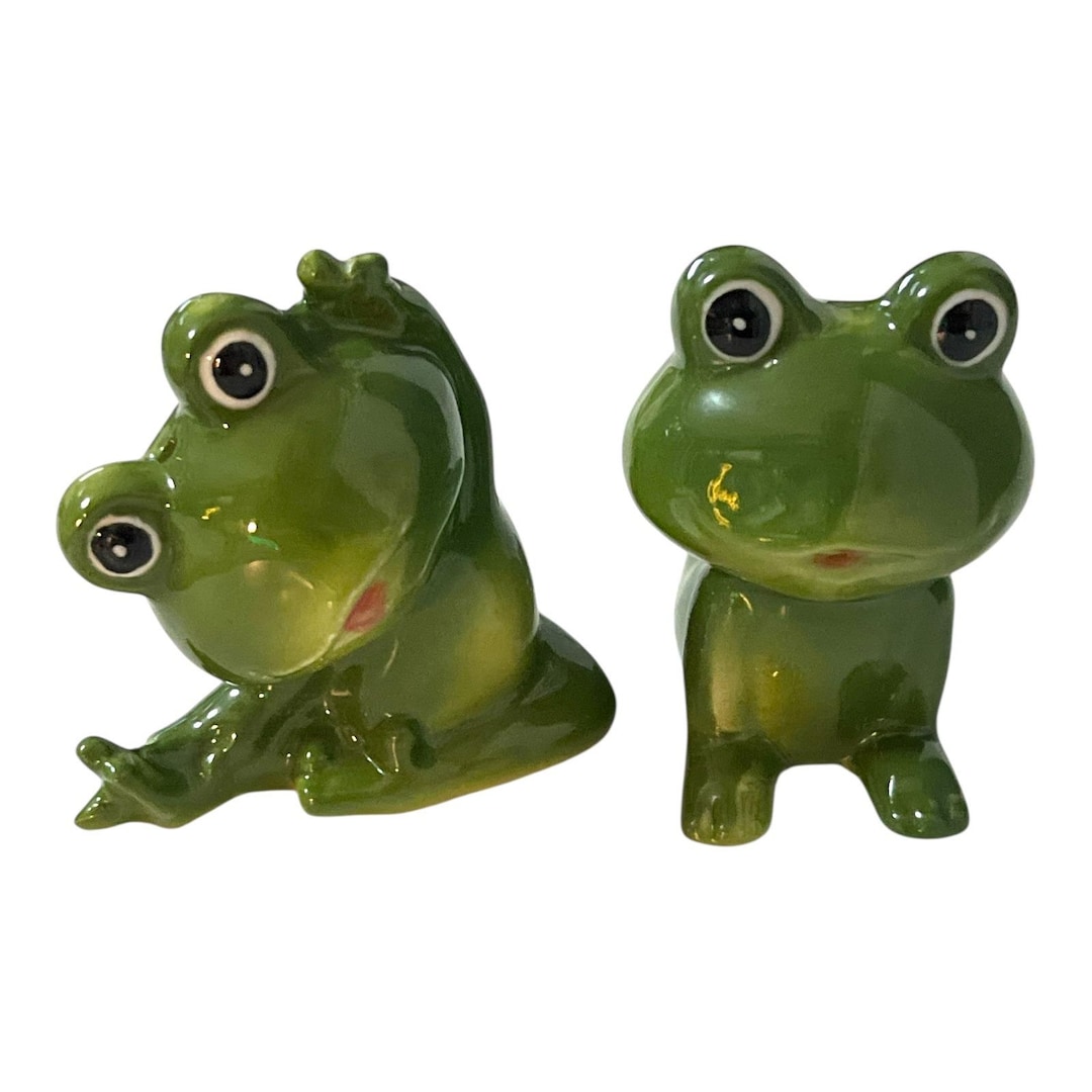 Vintage Green Frog Salt and Pepper Shaker Set Ceramic Anthropomorphic ...