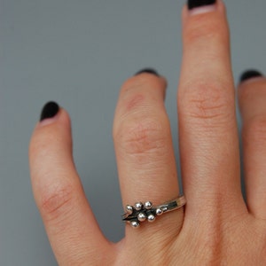Bud Ring - Etsy