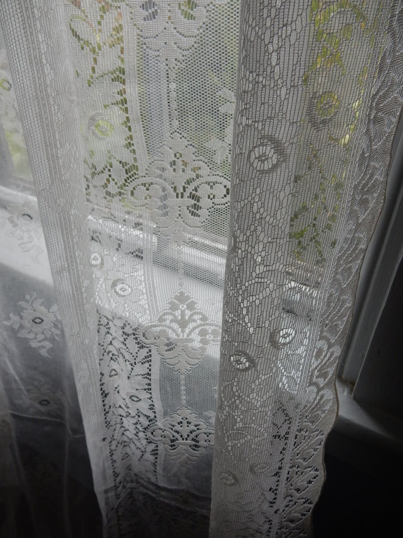 A Vintage Ivory Scottish Cotton Lace Curtain/ Extra Long/exquisite ...