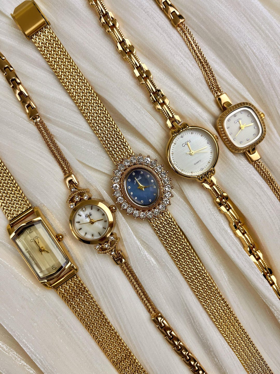 Gold Toned Vintage Women Watches, Small Face Dial Vintage Bracelet ...