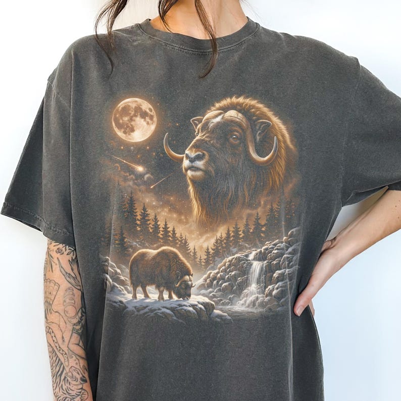 Musk Ox Howling Moon Shirt, Vintage Arctic Bovine Tee, Tundra Wildlife ...