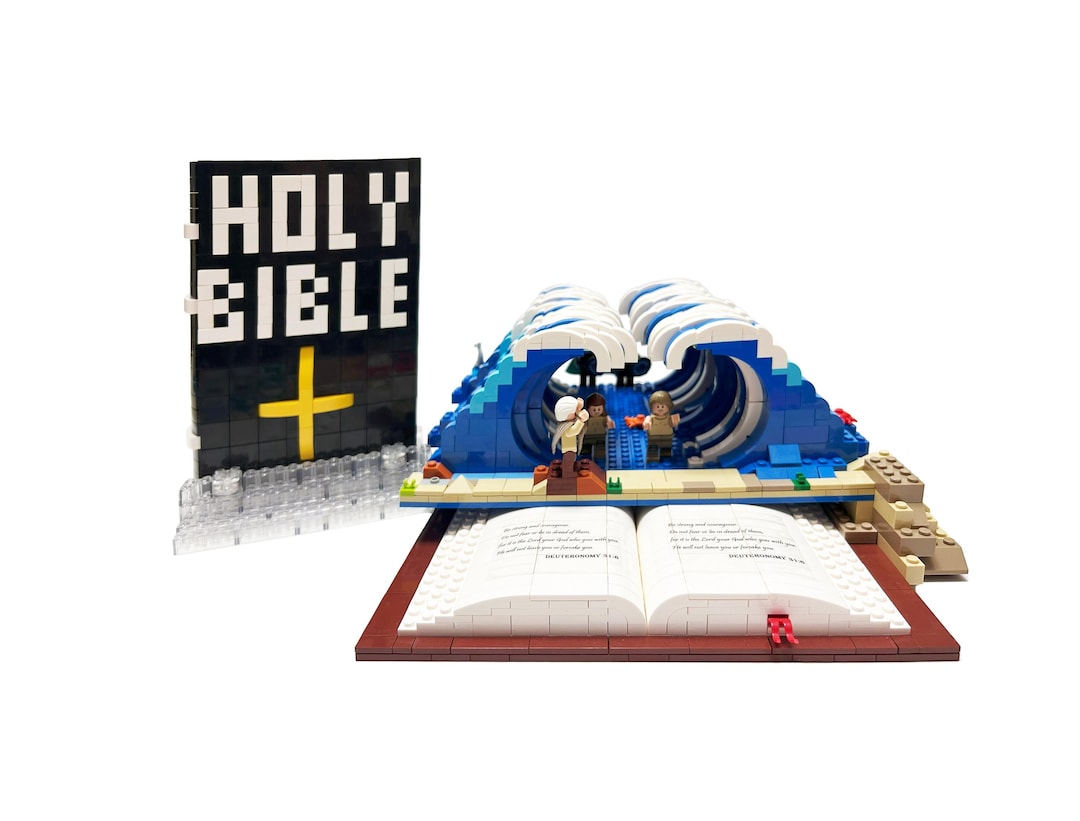 Bible Brick Set - BC100002 Crossing the Red Sea With Bible (1858pcs ...