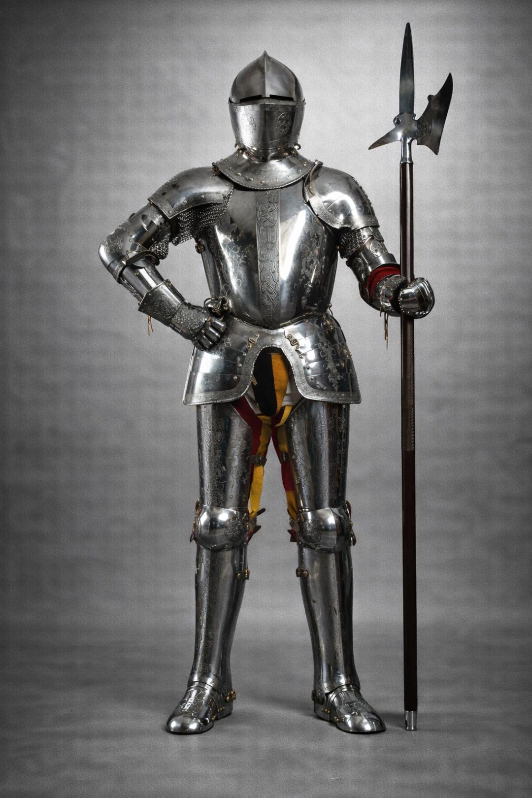 Medieval Full Plate Knight Armor With Poleaxe – Engraved Steel Suit ...