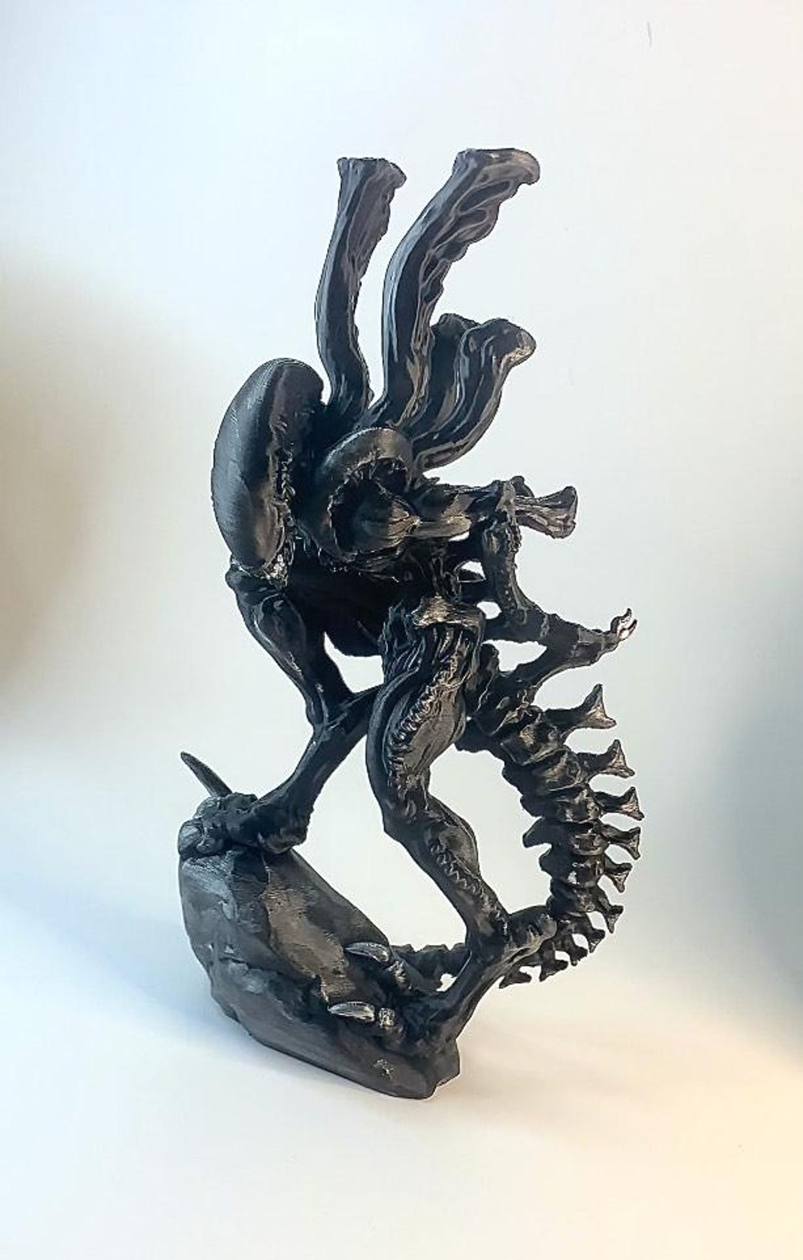 Xenomorph Alien Statue Sci-fi, Standing Figurine, Desk Accessory ...