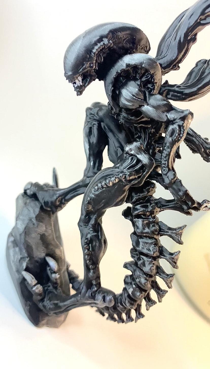 Xenomorph Alien Statue Sci-fi, Standing Figurine, Desk Accessory ...