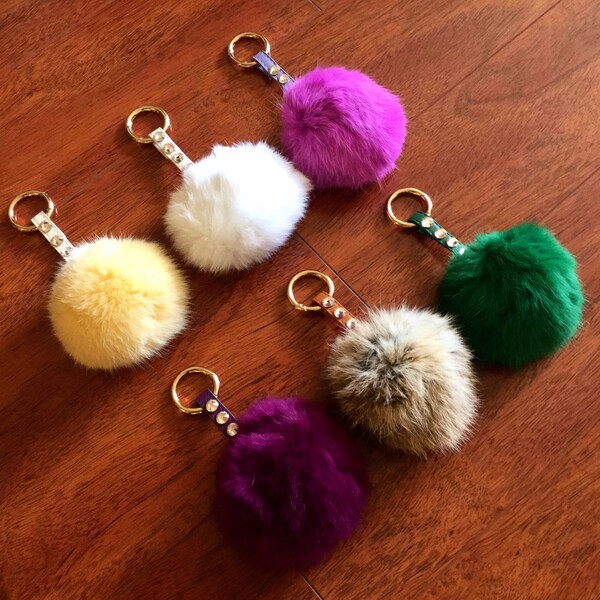 Pompom Keychain - Etsy