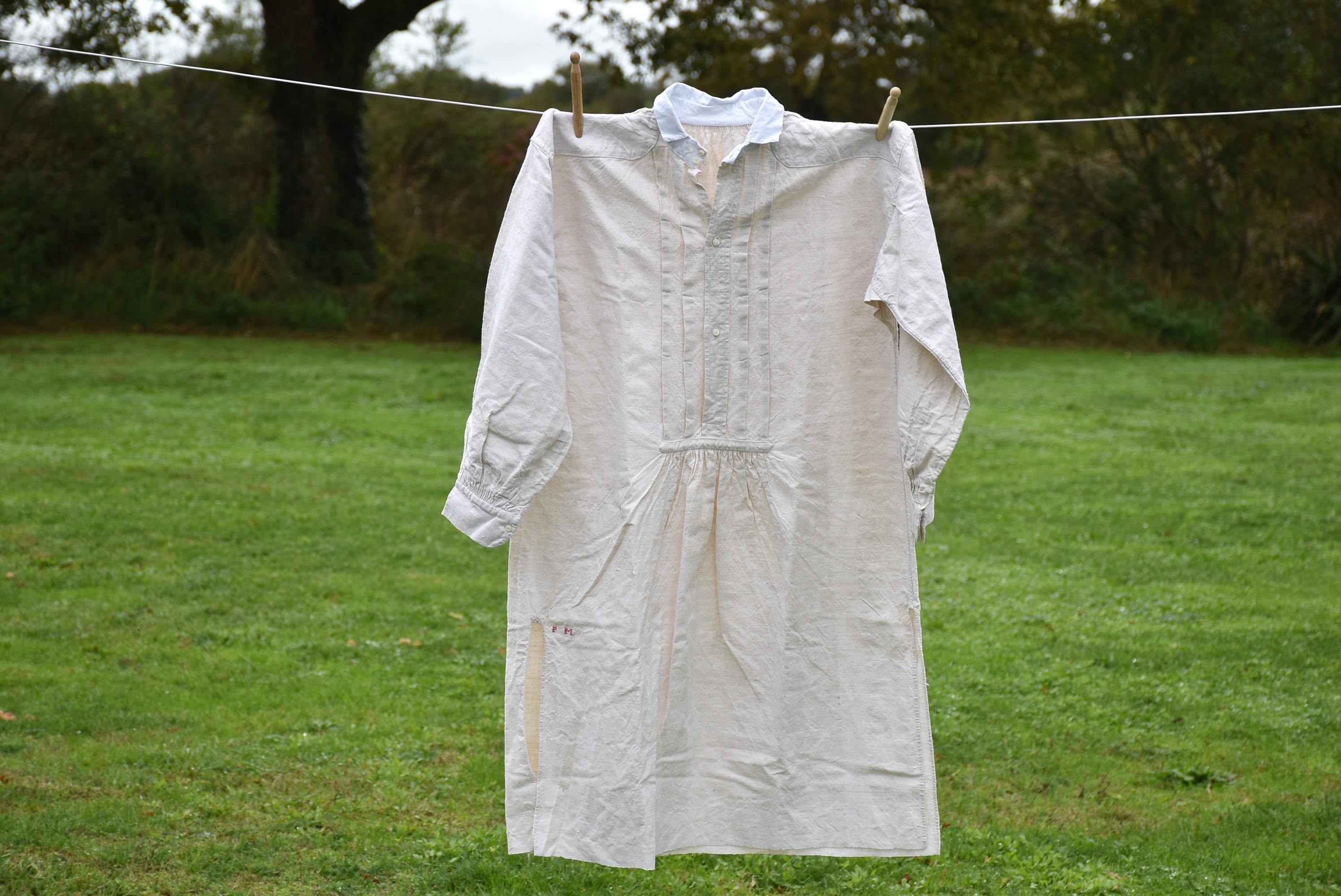 Vintage Painter Smock : French Linen Shirt With Monogram PM Vintage Painter Smock : French Linen Shirt With Monogram PM