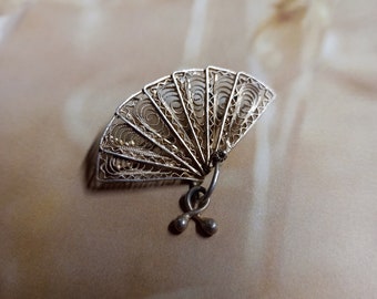 Vintage Fan Brooch - Etsy