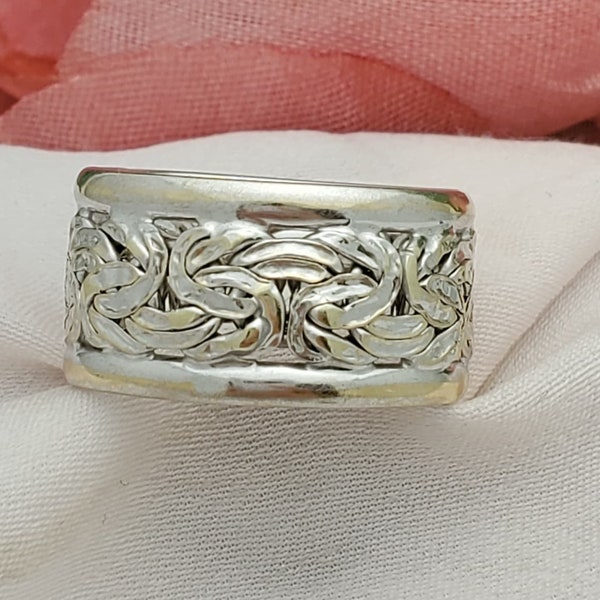 Intricate Band - Etsy