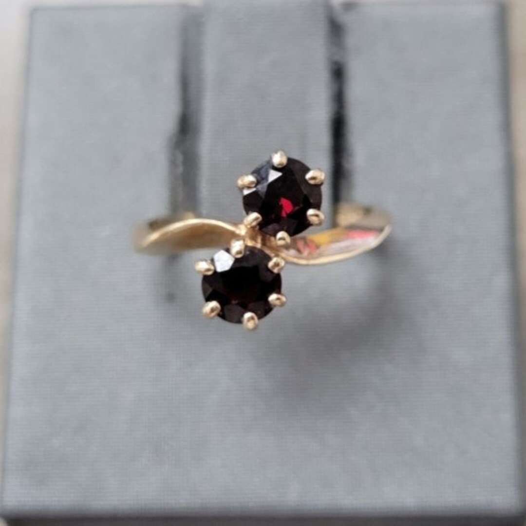 10K Garnet Ring, Vintage SEMCO, Two Stones Bypass Style, Yellow Gold - Etsy