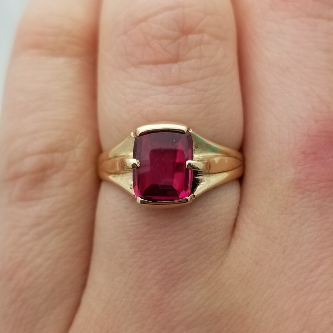 14K Gold and Synthetic Ruby Cushion Cabochon Ring, Vintage 1940, 1.5 Ct ...