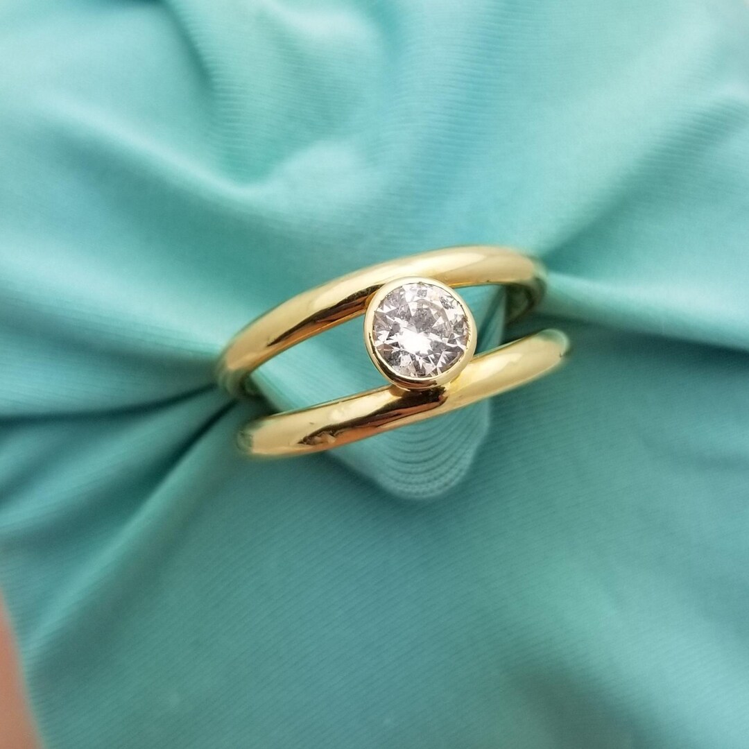 14K Gold and Floating CZ Solitaire Split Band Ring, Vintage, Size 7 - Etsy