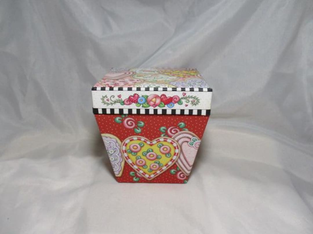 A Vintage MARY ENGELBREIT Punch Studios Sturdy Cardboard Box With ...