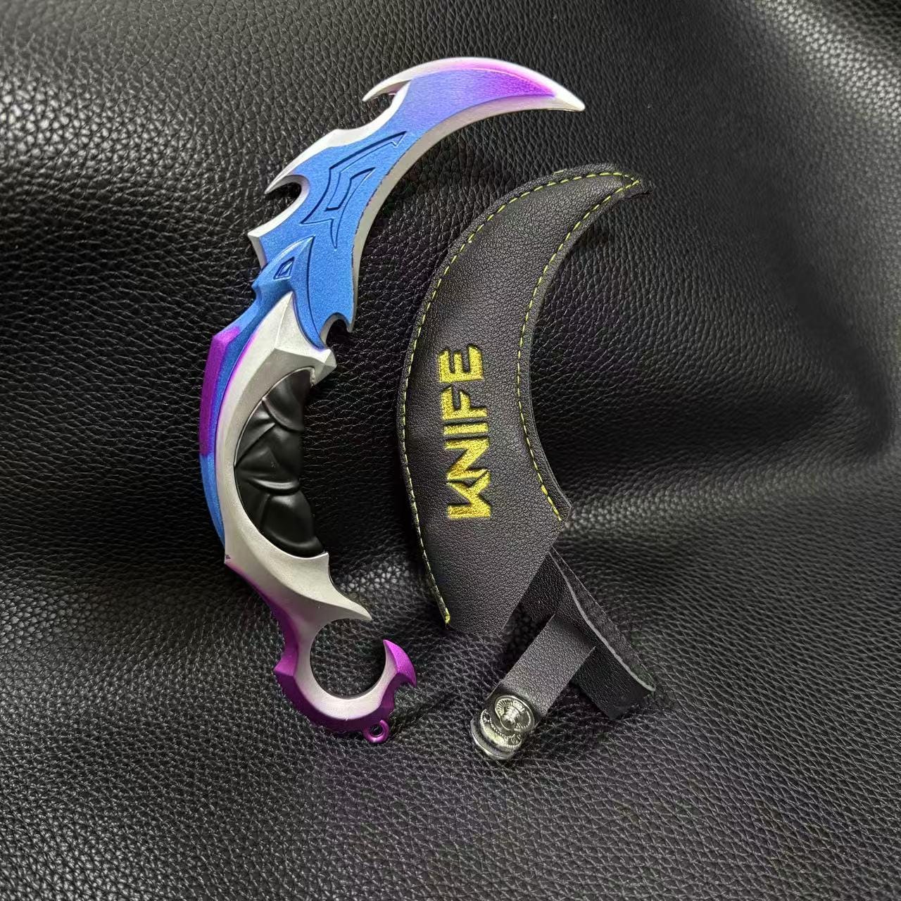 Valorant Karambit Knife – Realistic Rotatable Valorant Knife Toy ...