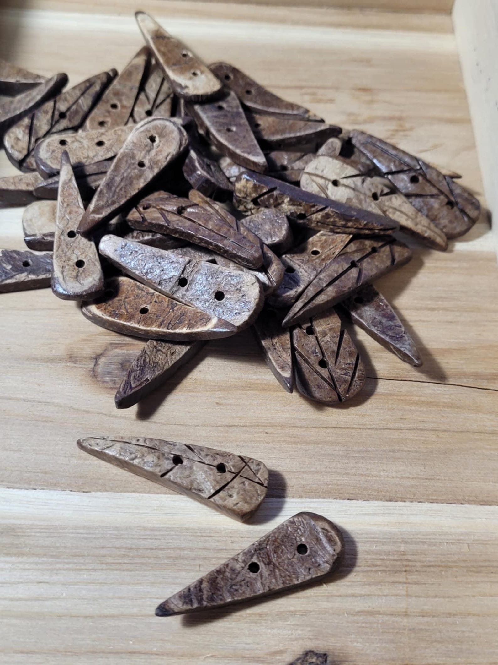 6 Coconut Wood Leaf Shape Buttons - Etsy