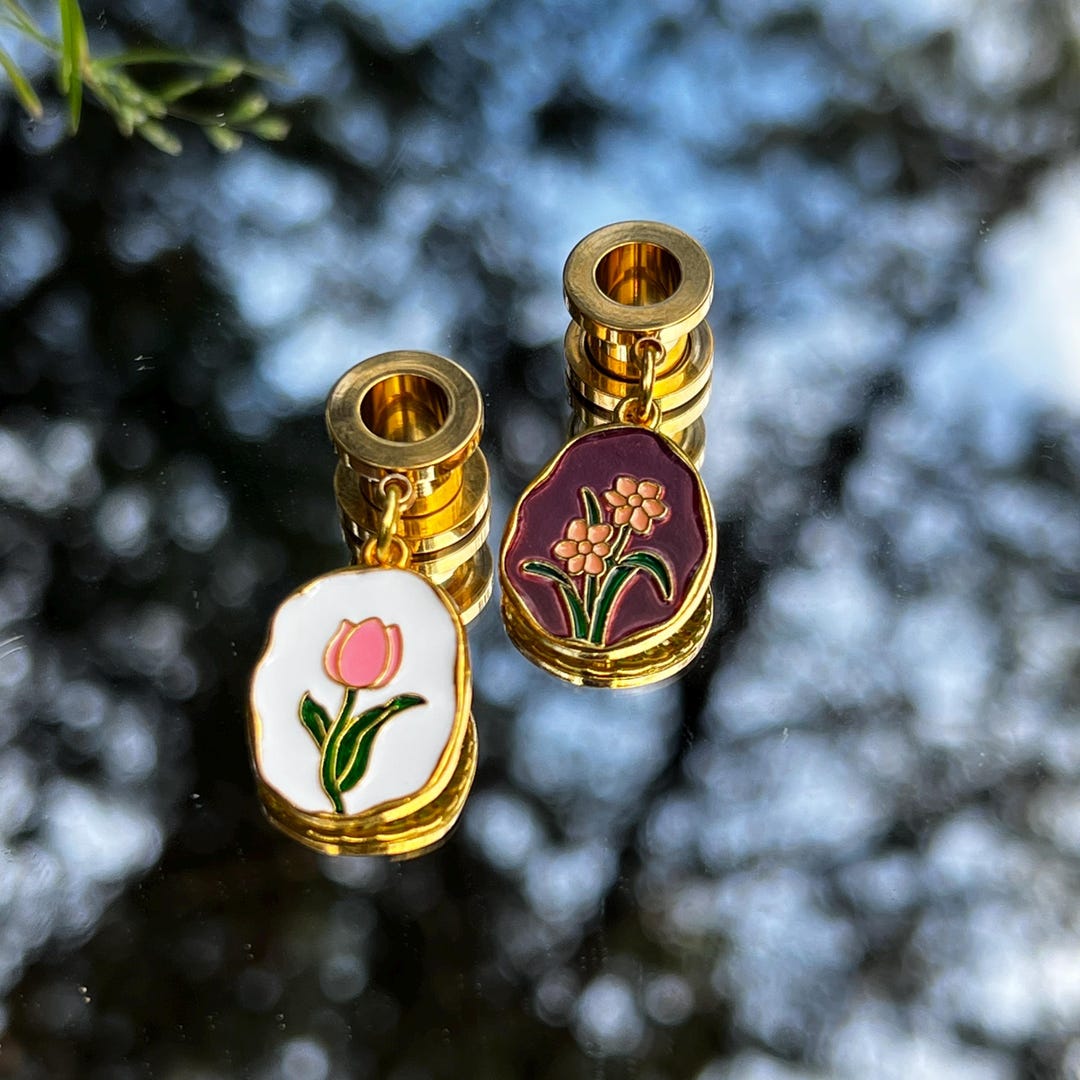 Golden Stainless Steel 0g Ear Gauges With Mismatched Floral Charms ...