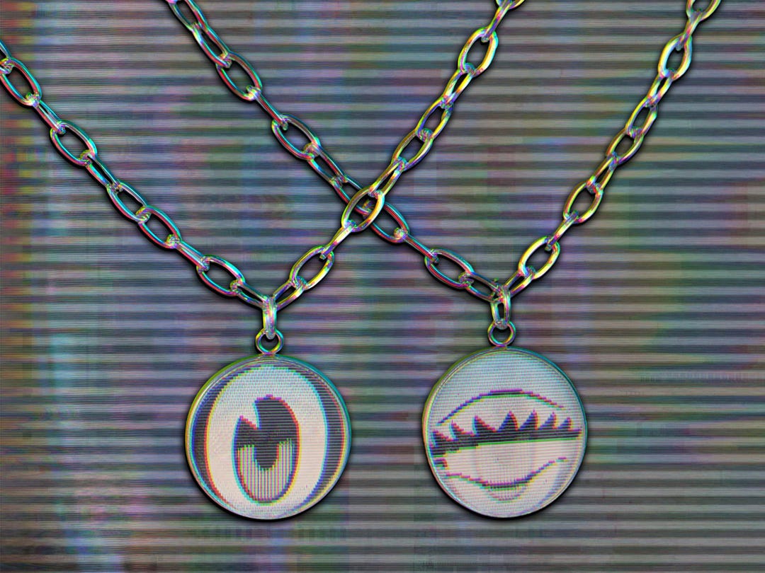 Lenticular Holographic Blinking Eye Pendant Necklace | Stainless Steel ...