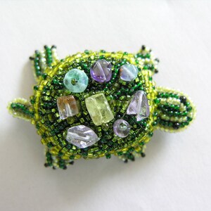 Bead Embroidered Tiny Turtle Pin Tutorial - Etsy