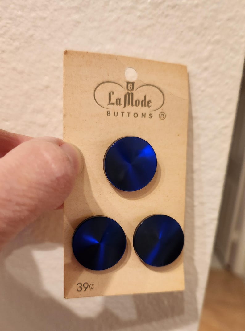 Vintage La Mode Royal Blue Buttons: Metallic Toned Blue, 22mm (set of 3 ...