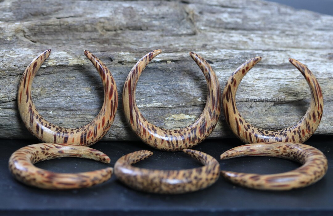 1PC 25MM X 6MM Hand Carved Double Horn Crescent Coconut Tree Wood - Etsy