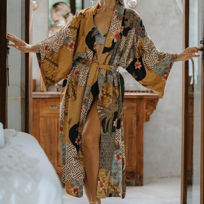 Women's Floral Print Long Kimono Robe, Belted Waist, Bell Sleeves ...
