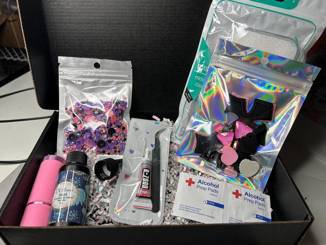 Get Crafty With This Adorable DIY Phone Case Kit - Customizable, Pastel ...