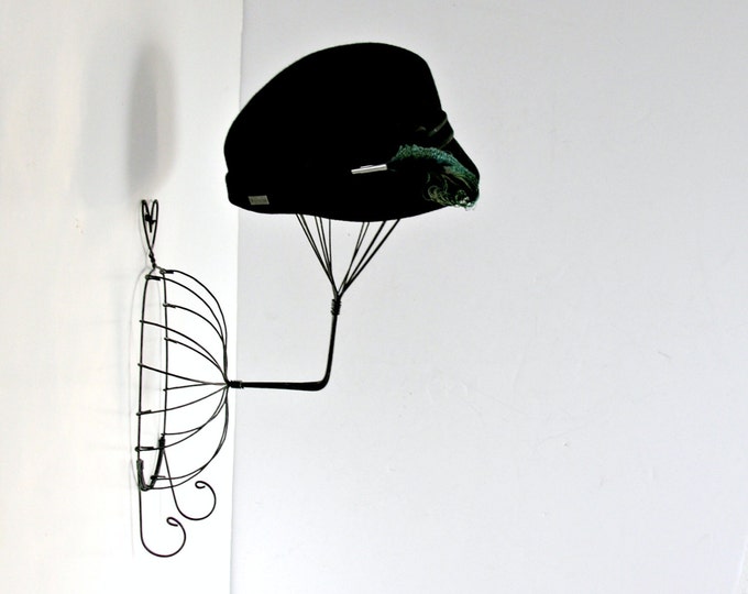 Vintage Wire Hat Stand Vintage Wall Mounted Millinery Display Head Form ...