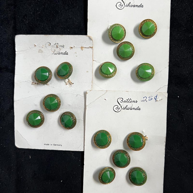 3/4 Green Glass Buttons - Etsy