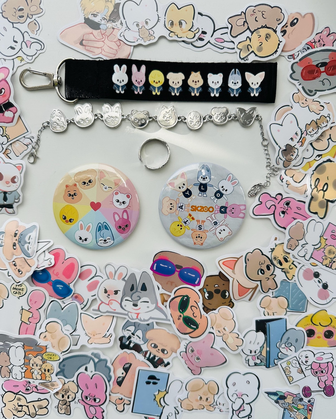 Stray Kids Merch – Badge, Bracelet, Ring, Keychain & Sticker Pack | K ...