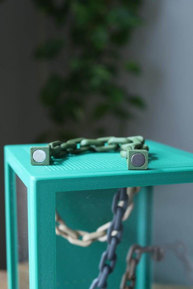 Magnetic Jumping Spider Ledge - 3D Printed Eco-friendly Plastic ...