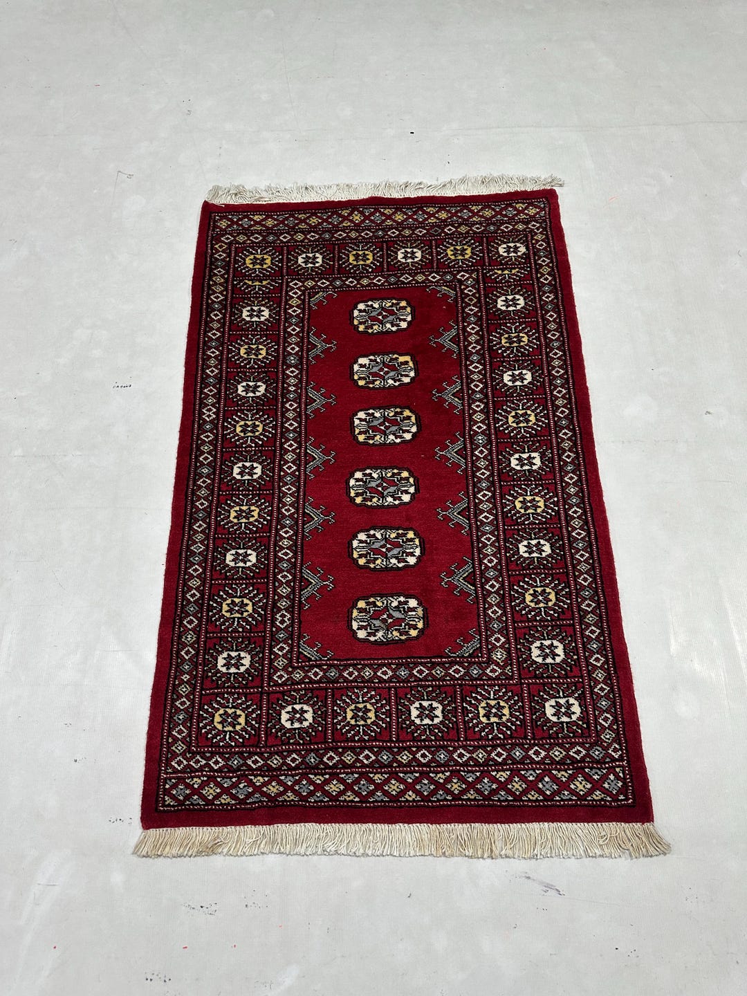 2.5x4 Mori Bukhara Handmade Carpets- Area Rug- Traditional Rug - Etsy