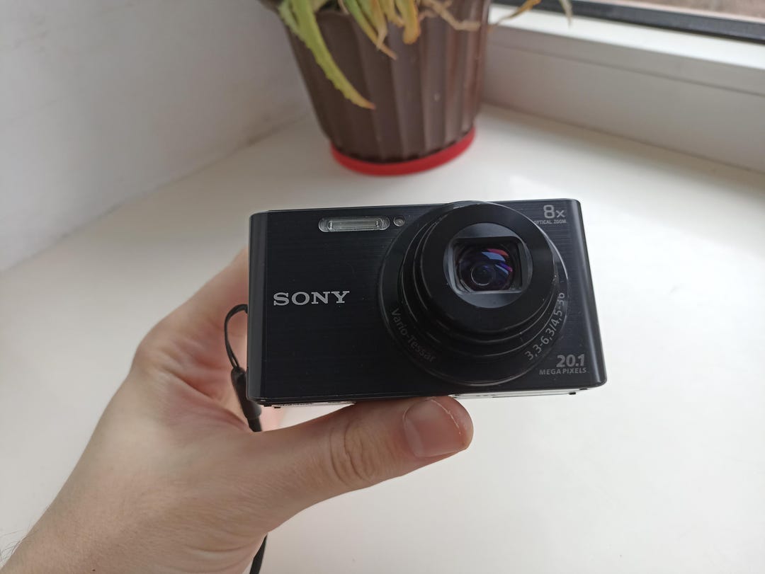 Sony Cyber-shot DSC-W830 Black 20.1MP Digital Compact Camera Working ...