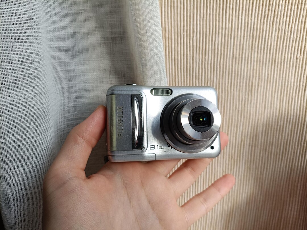 Fujifilm Finepix A850 Silver 8.2MP Digital Compact Camera Working FULL ...