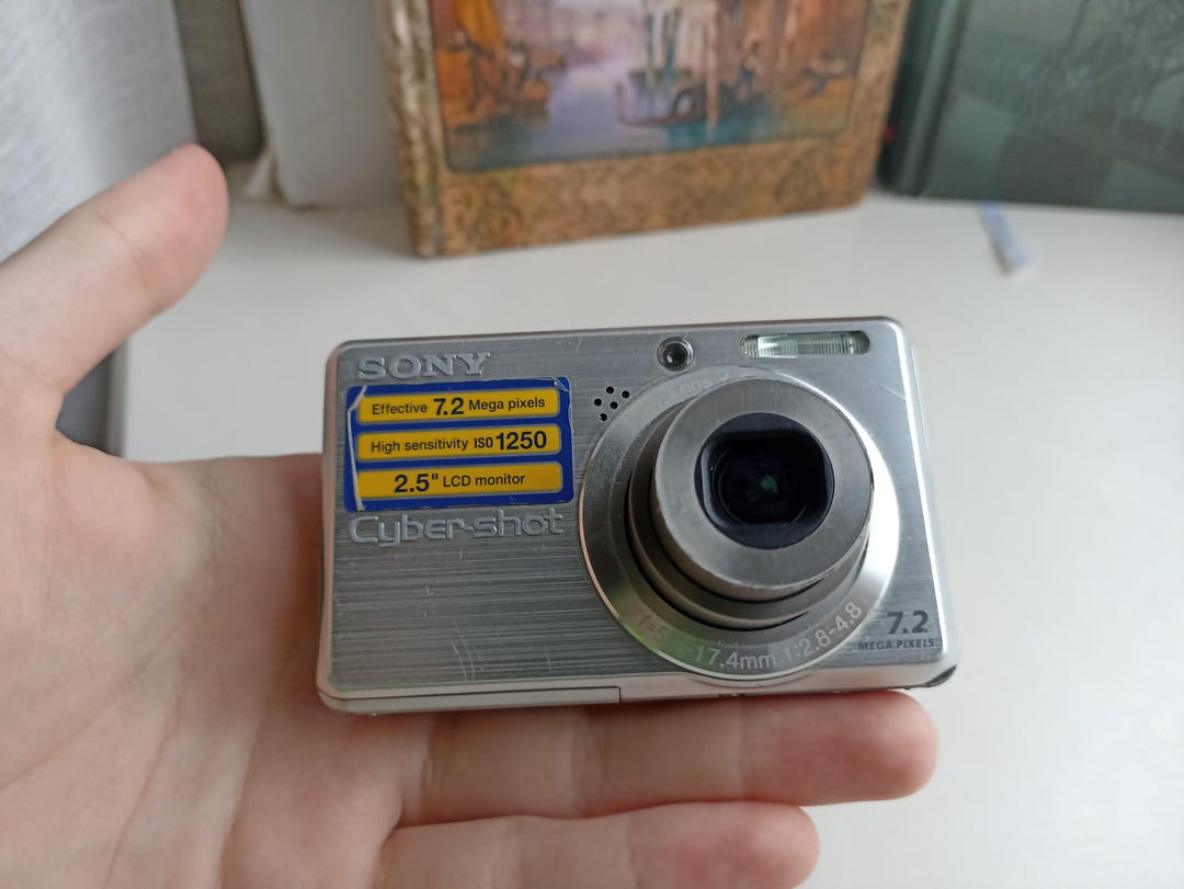 Sony Cyber-shot DSC-S750 Silver 7.2MP Digital Compact Camera Working ...