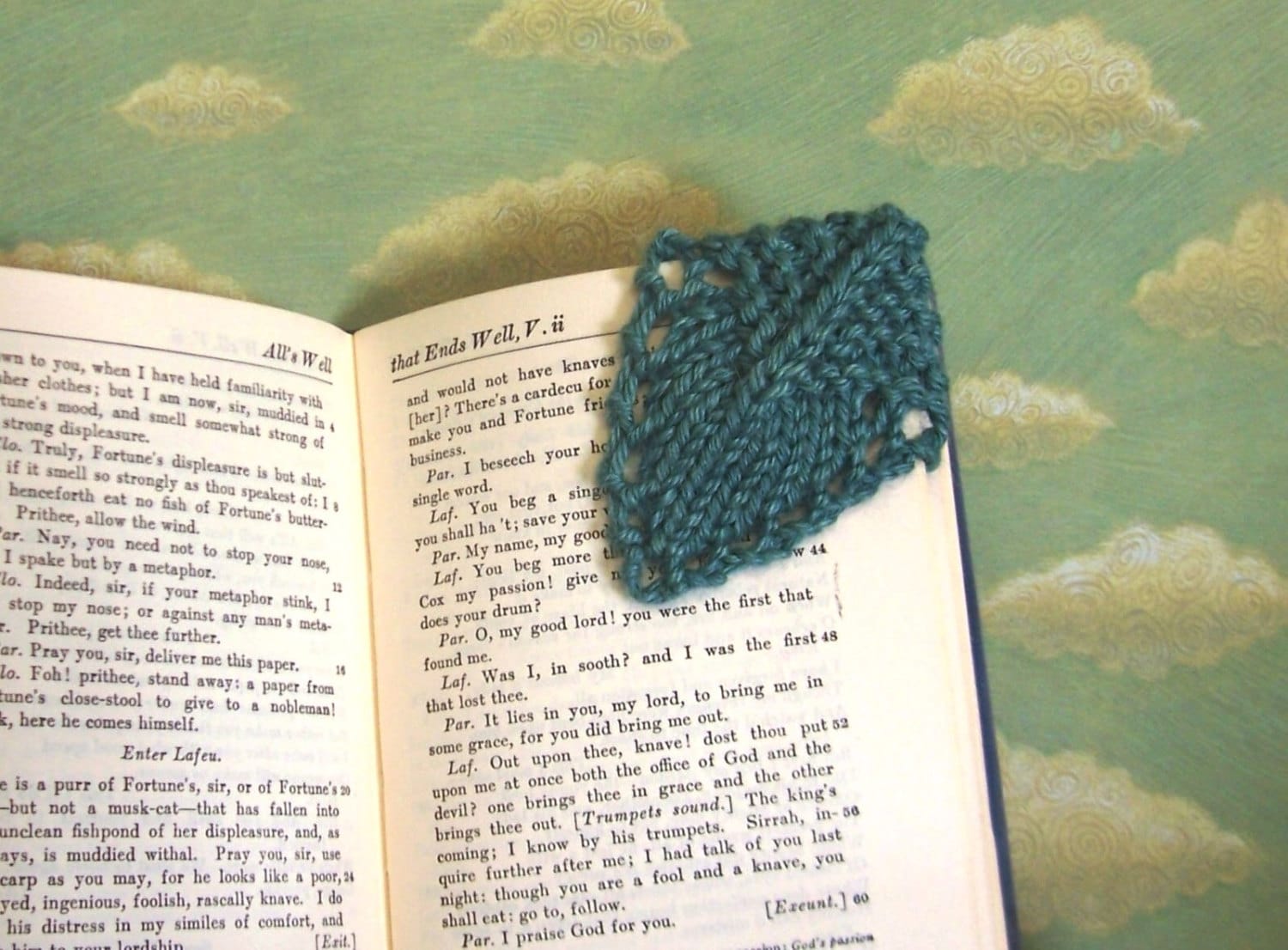 4 Knitting Patterns of the Leaf Corner Bookmark in 4 Different Leaf ...