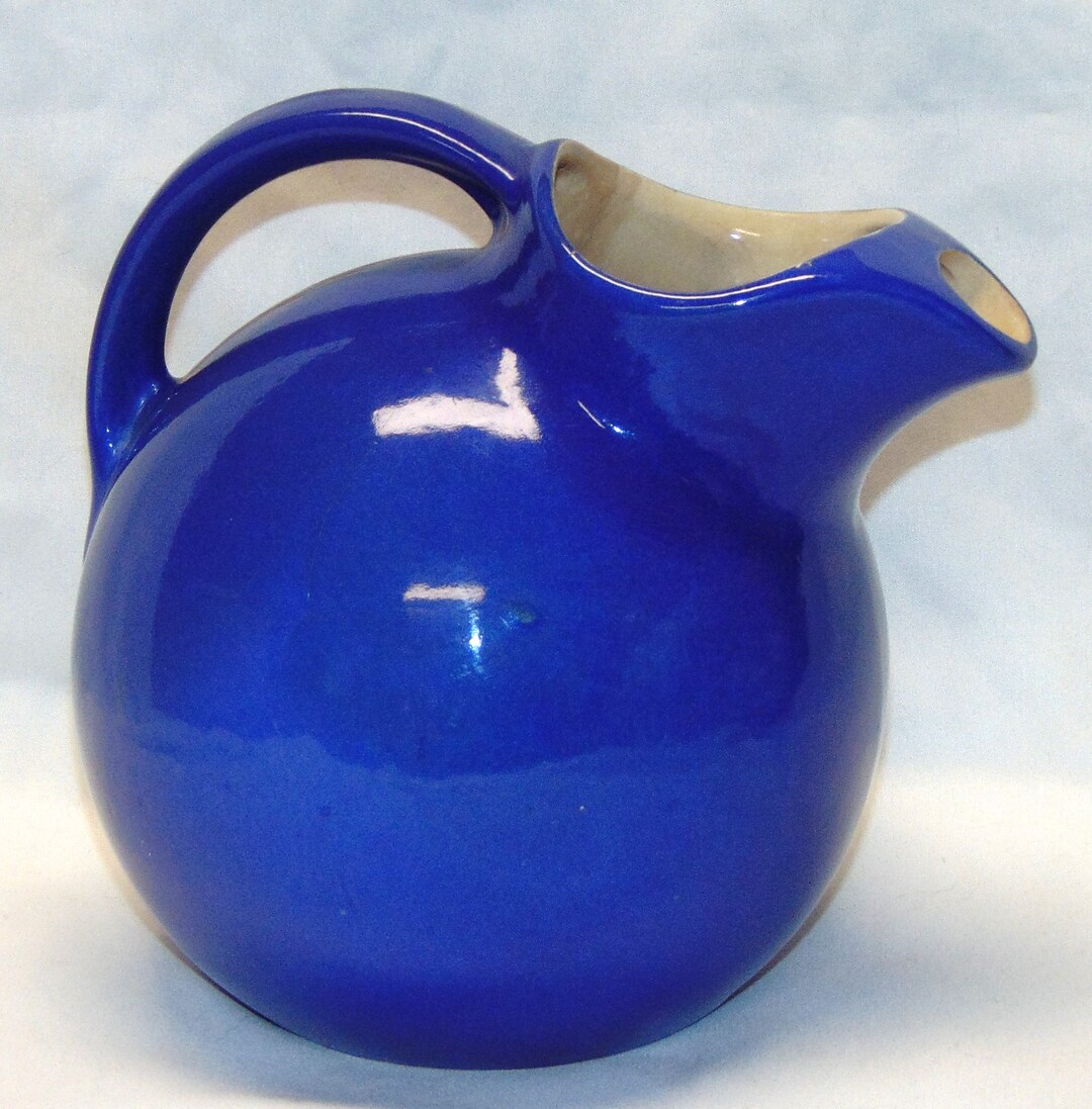 REDWING Tilted Ball Pitcher Blue 64 Oz With Ice Lip Very Good Condition ...