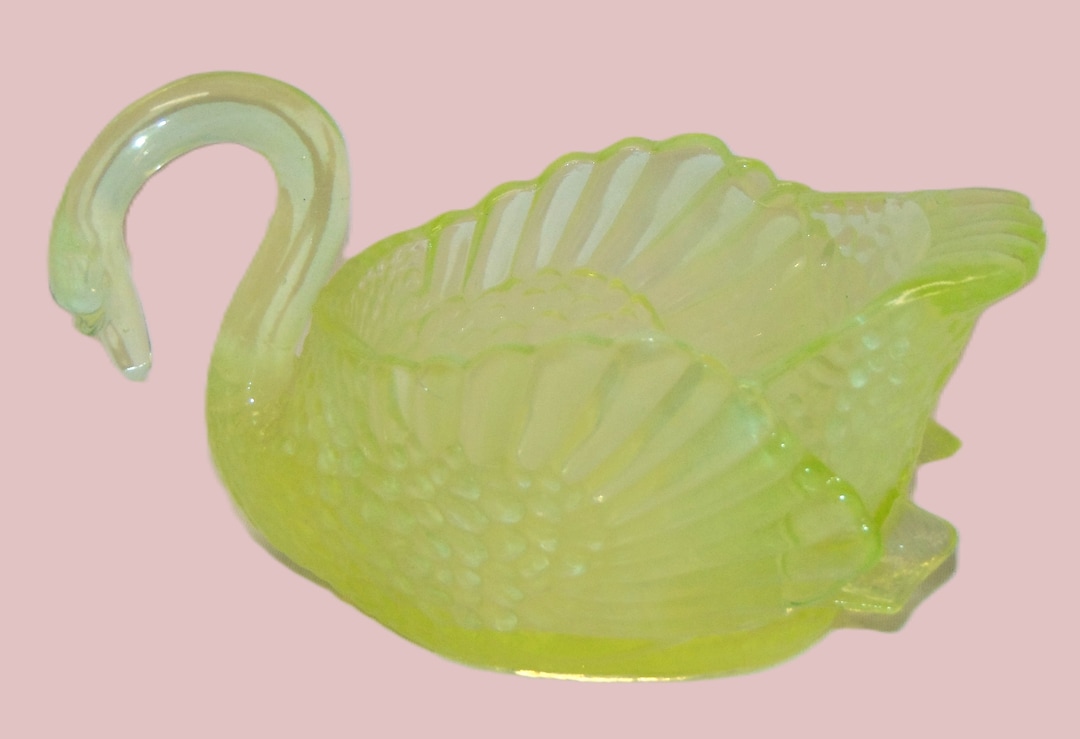 BOYD Uranium Vaseline Opal Swan Master Salt Dip 3in X 5in - Etsy