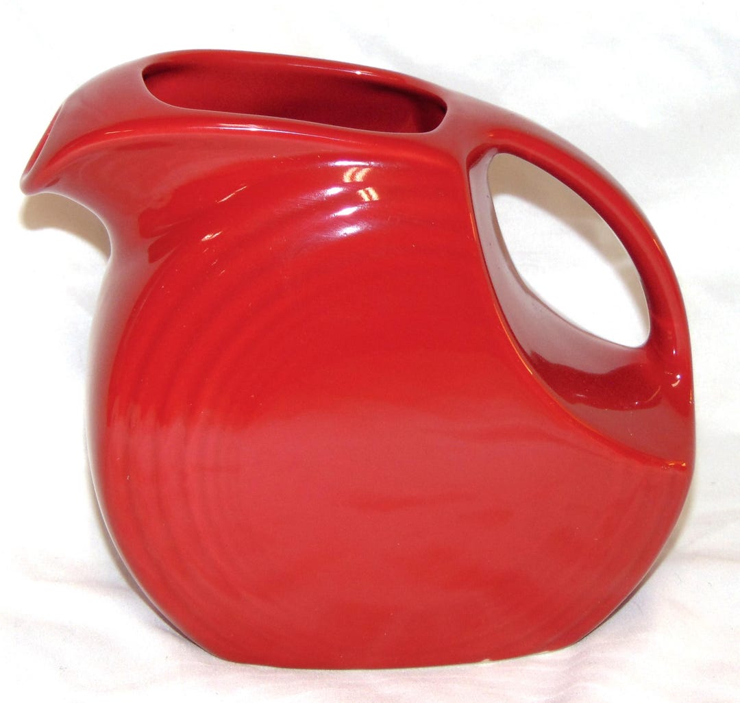 FIESTAWARE Disc Pitcher Red 64 Ounce - Etsy