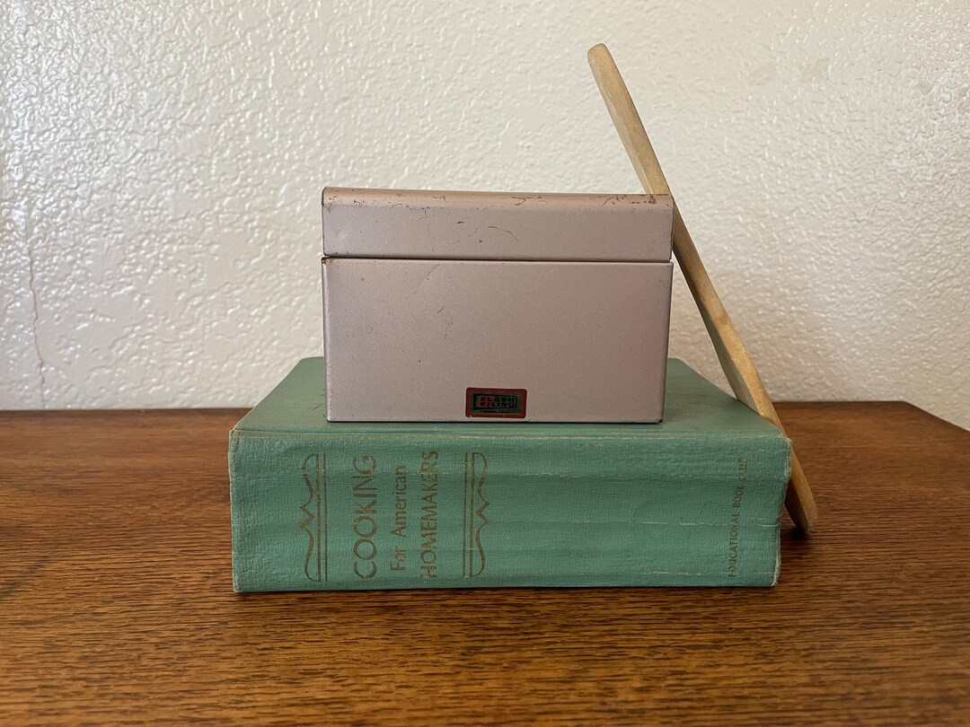 Vintage Metal Recipe Tin Flashcard File Box // Vintage Office ...
